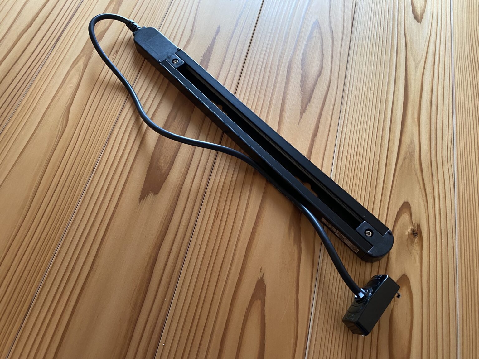 ダイソーのダクトレールでスポットライトをスマートライト化！私の体験談｜カズのHome&LifeHack